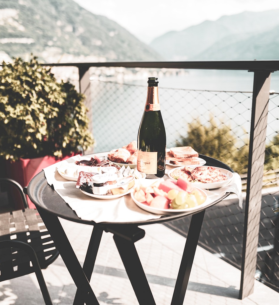 Breezie - Clean & Classy Hotel & Resort Website Template
